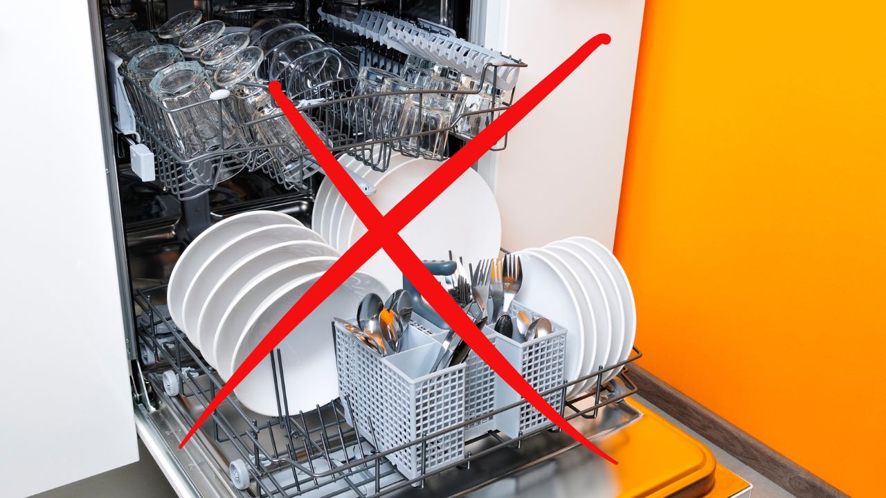 How to Clean a Dishwasher: Quick & Easy Guide - MyClean